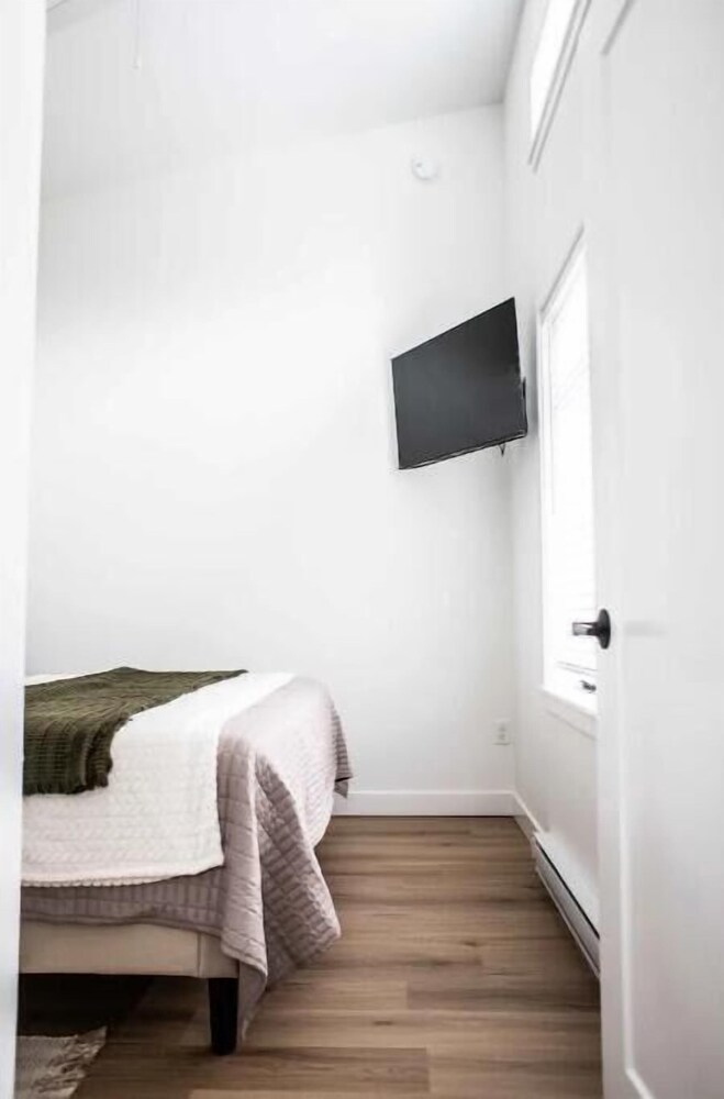 Relaxing Retreat! 6 Miles From The Beach And Close To Portland! - Portland, ME