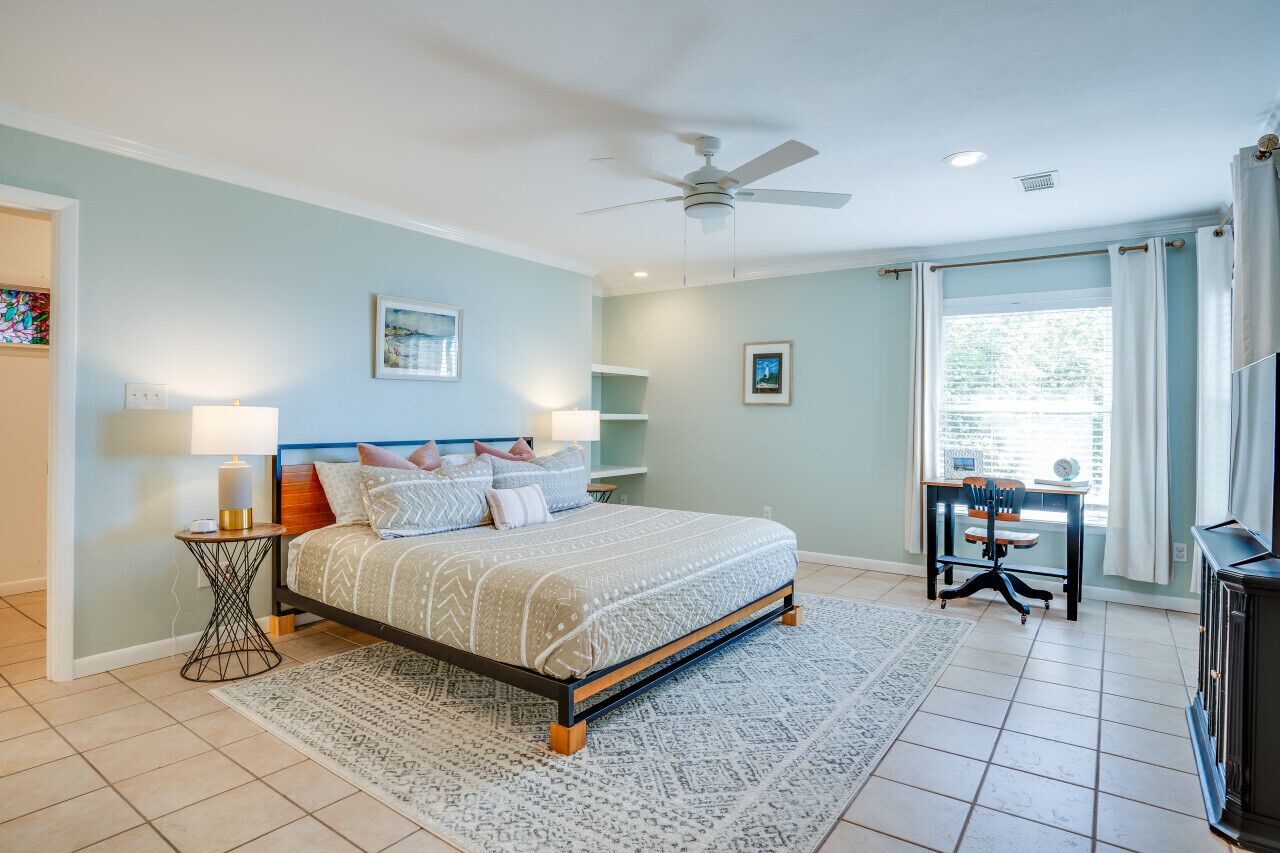 Bayfront Property\/ Ocean Views\/ Boat Dock\/ Kayak\/Large Parking ...