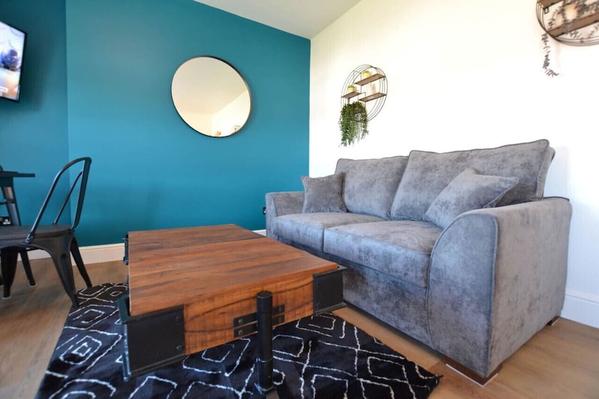 Thomas 1 Bed Apt W/ Cathedral Views - Stayseekers - Wiltshire