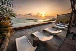 3 piscinas externas, barracas de cortesia, espreguiçadeiras