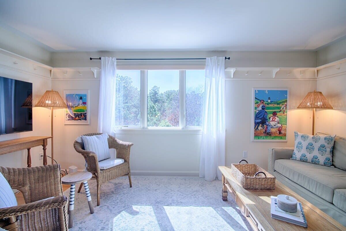 Hot Tub, Game Room, Dog Friendly! - Brewster, MA