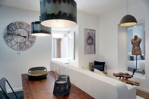 Apartamento Standard | Sala de estar | TV de ecrã plano 