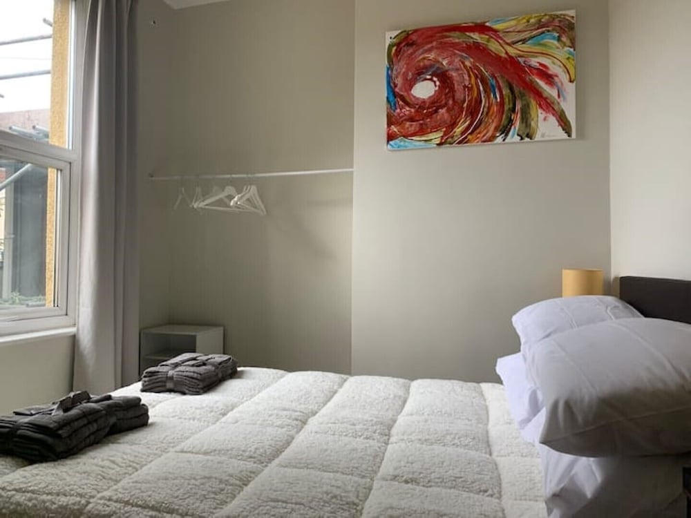 Central 2 Bed Flat. Free Parking (Off-street) - Brístol