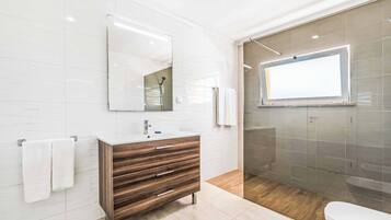 Villa (4 Bedrooms) | Interior