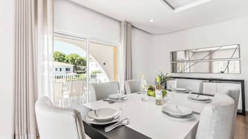 Vila (4 Bedrooms) | Parte interna
