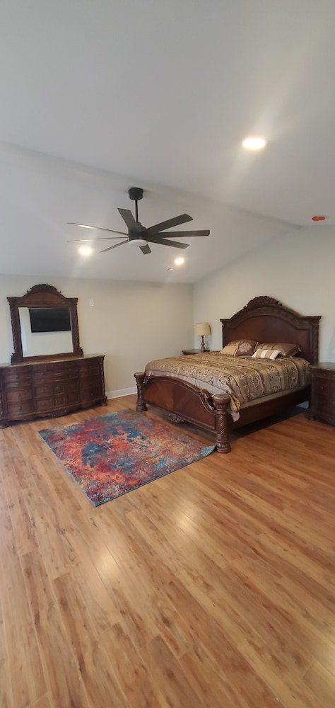 Lake Front Luxury New House Located Across From Famous Cabana Blues Resort - 에리 호