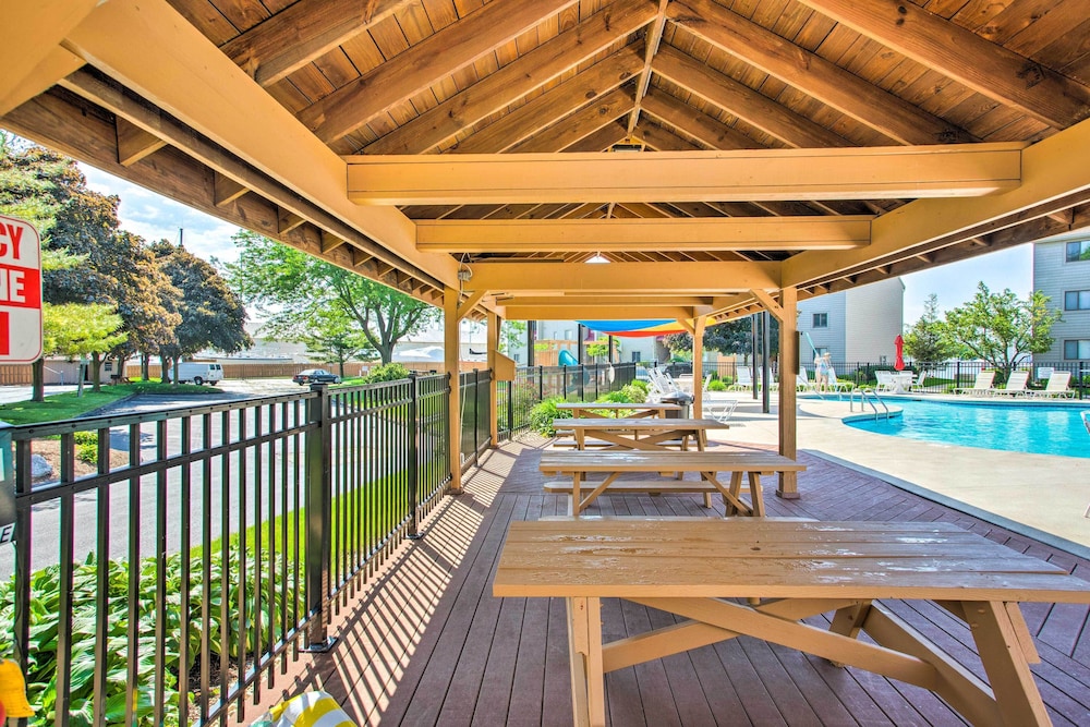 Lakefront Port Clinton Condo W/ Boat Dock & Slip! - Fremont, OH