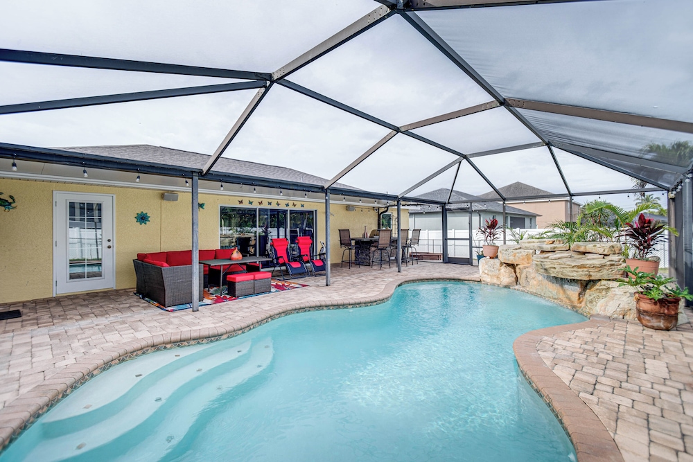 5 Mi To Beach: Getaway In Cape Coral W/ Pool - Sanibel Island, FL