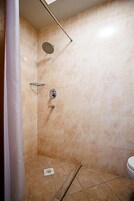 Quarto casal standard | Banheiro | Toalhas de banho 