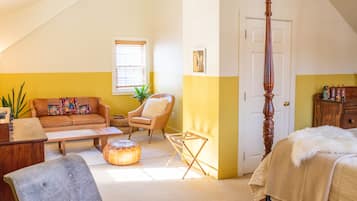 Quarto Deluxe | 1 quarto, com decoração personalizada, com mobília individualizada