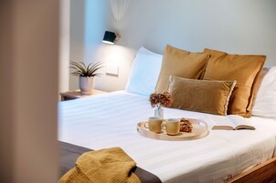 Apartamento, vista para o lago | 2 quartos, ferro/tábua de engomar, Wi-fi grátis