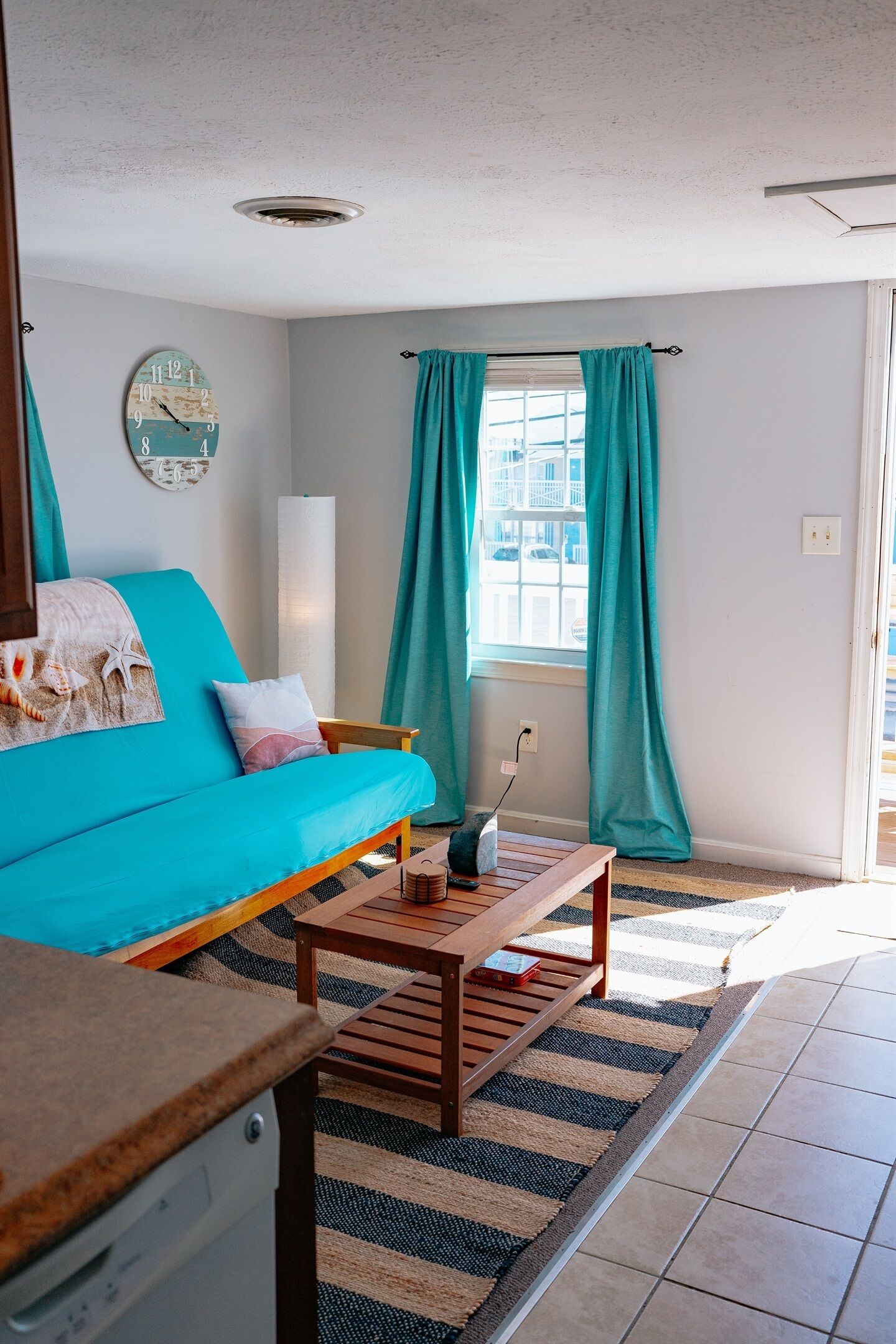 Cozy Beach Haven W/spacious Balcony - Hampton Beach, NH