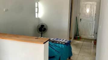 1 quarto, Wi-Fi de cortesia, roupa de cama