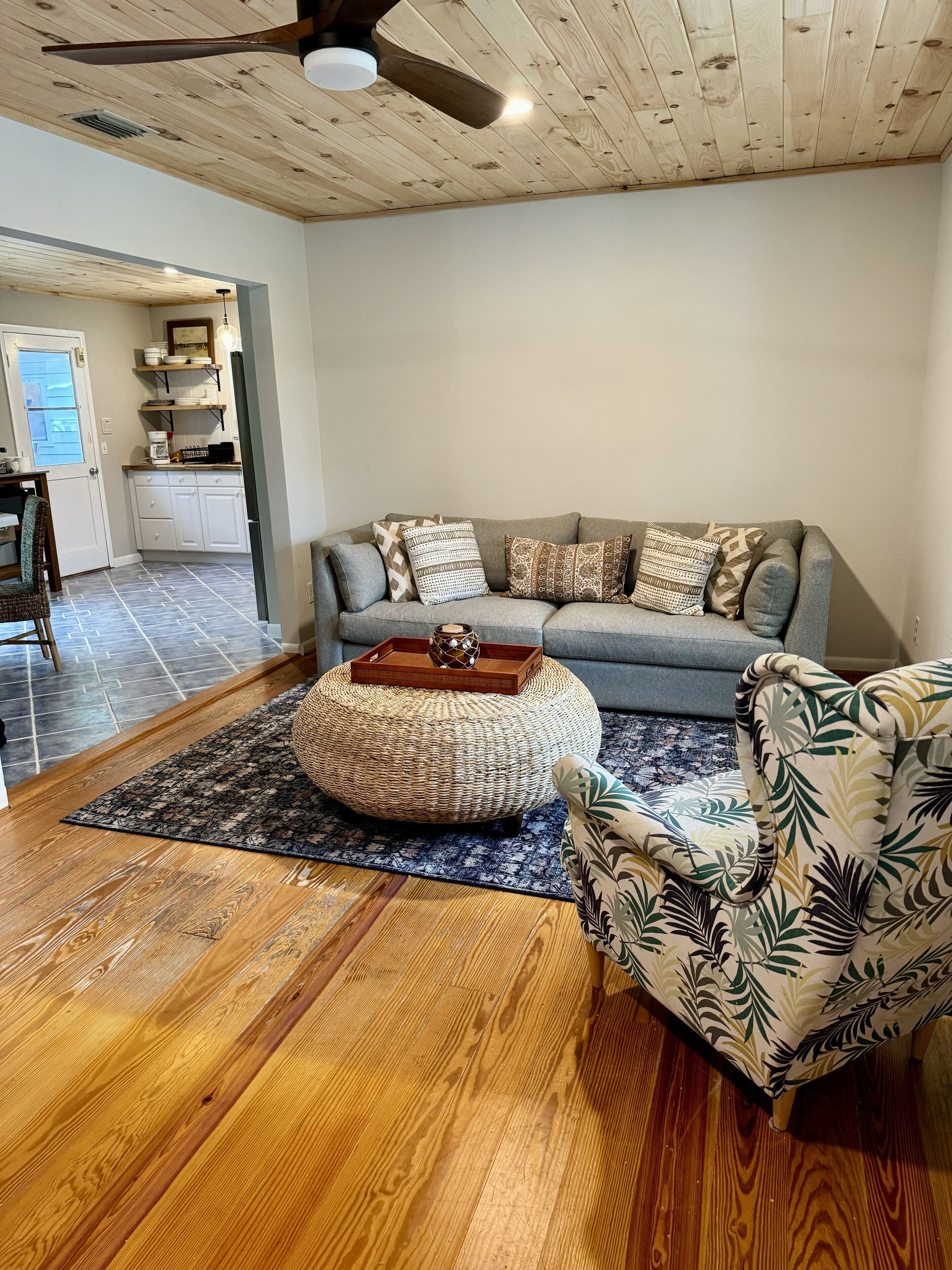 Cozy Cottage Located In The Heart Of The Mayport Fishing Village. Pool & Patio! - Little Talbot, Jacksonville