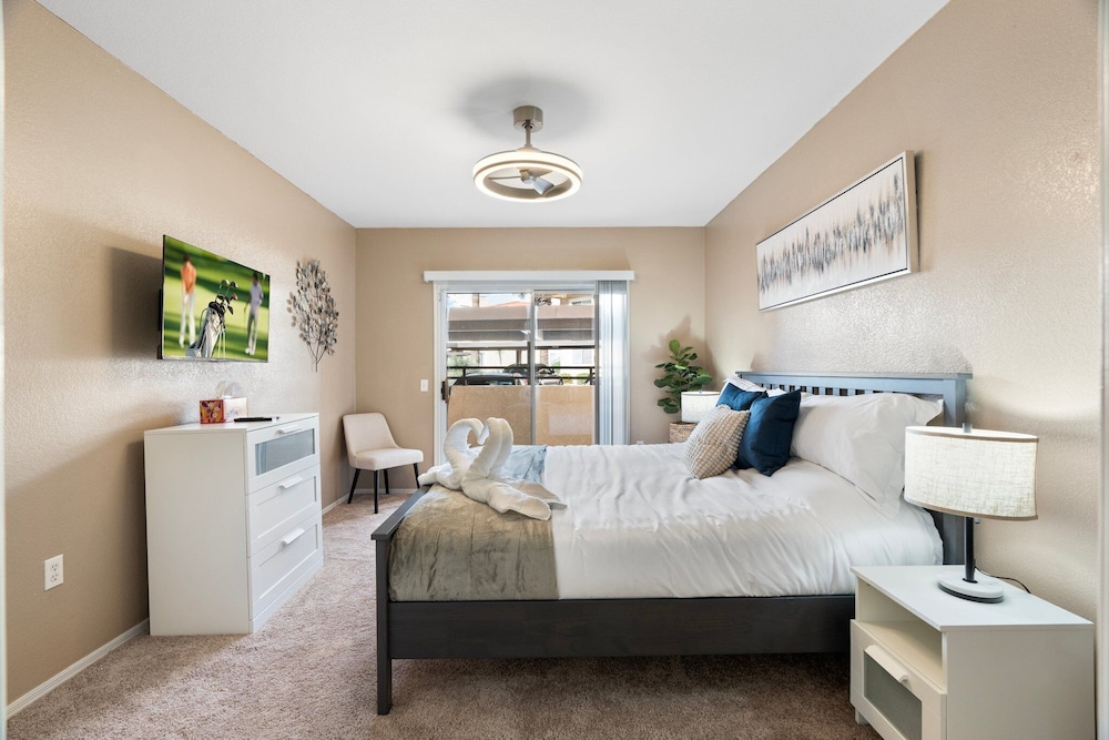 Serene Phoenix Getaway: Private Gated Resort w/ 3 Heated Pools & Spa ...