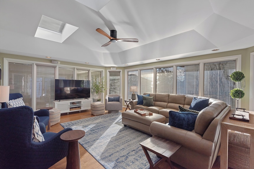 \N\nluxury Downtown Sheboygan 4br - 3 Bath - 3 Min Walk To Beach - Lakeside Legacy - Sheboygan, WI