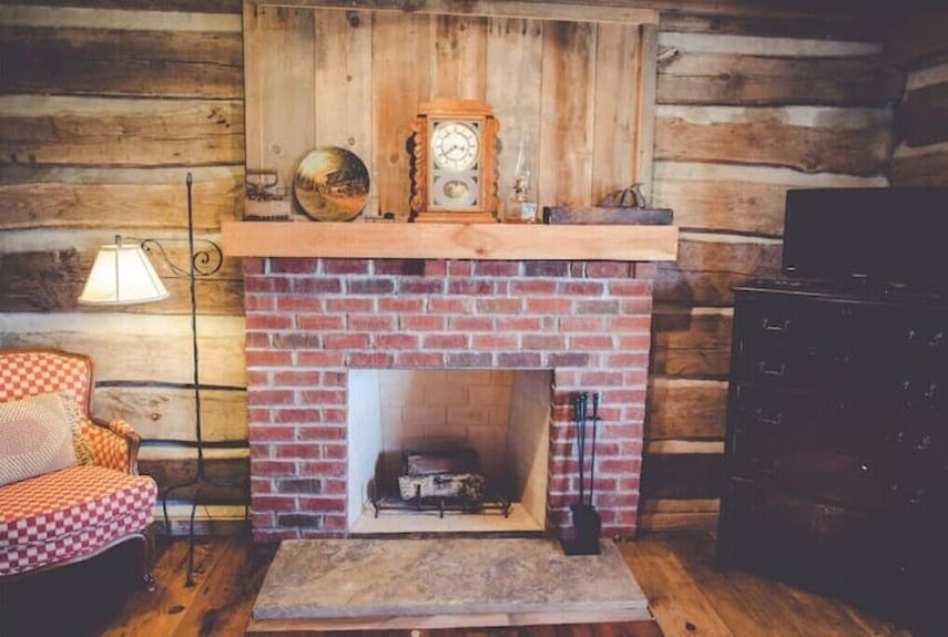 Audrey's Abode - Restored Log Cabin, Country Setting, Minutes From Jacksonville\n - Illinois