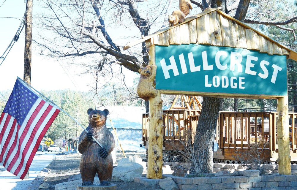 Hillcrest Suites & Cabins - Fawnskin, CA