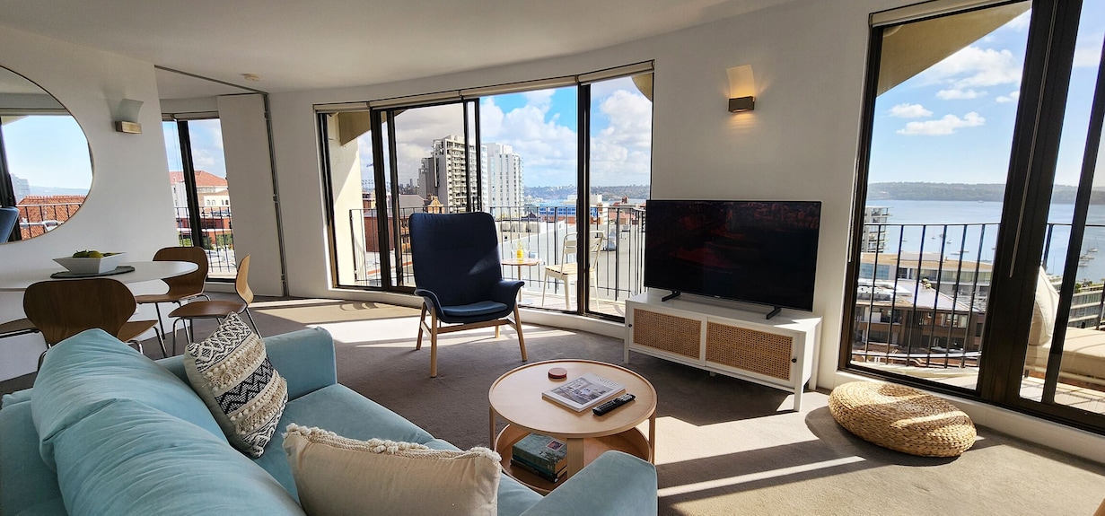 Iconic 'Gazebo' Building With Harbour Views - Coogee