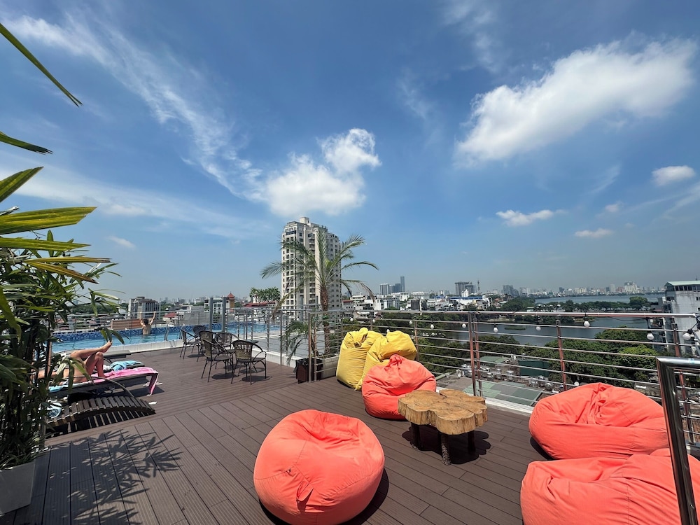Luxe Paradise Premium Hotel - Hanoi