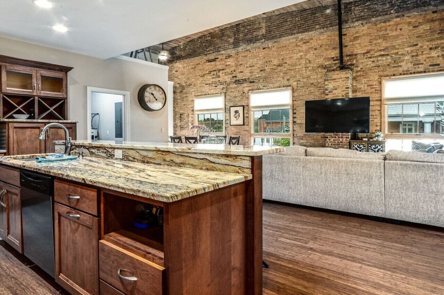 Wlu & Vmis Urban Retreat With Private Parking - Natural Bridge Zoo, Natural Bridge