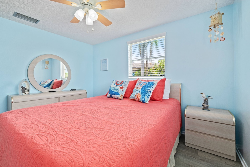 Lakeside Retreat! Kayaks, Firepit, Bbq, Wifi & More – Near Beaches, Fishing & Outdoor Adventures! - Holiday, FL
