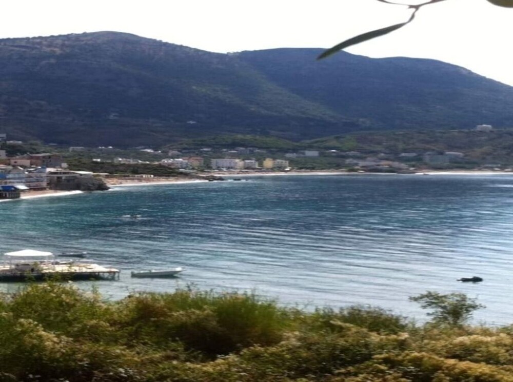 Double Deluxe - Himarë