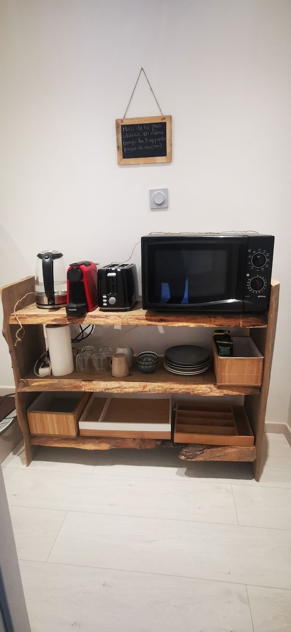 Etage Entier Dans Ancienne Ferme Au Cœur Du Village, 2 Chambres Et Kitchenette - Ardèche