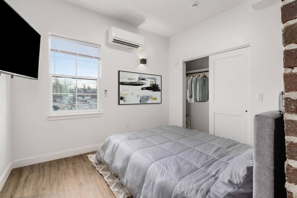 Oasis With Pool Table! Stylish Stay, Pets Allowed - Dublin Irish Festival