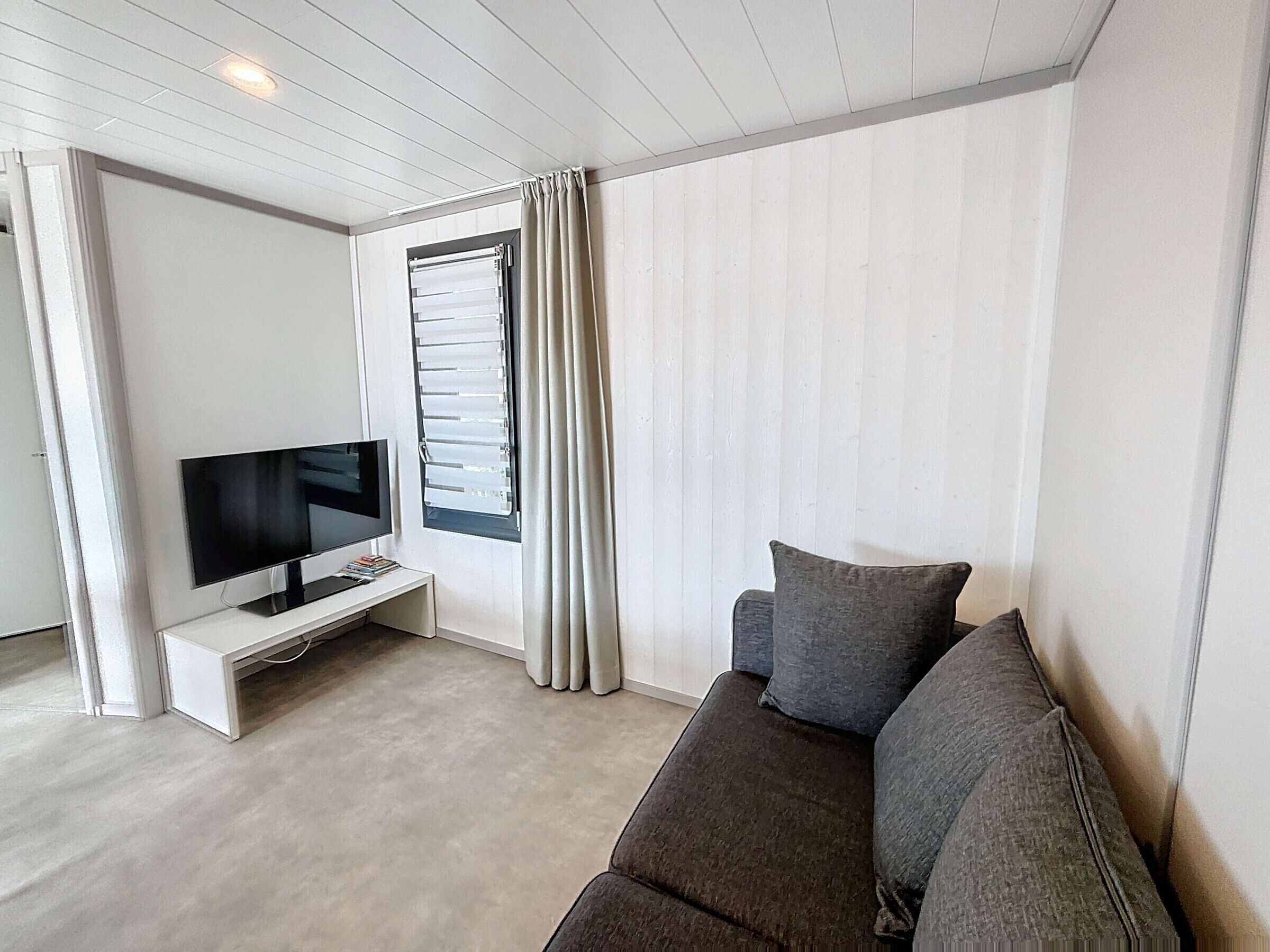 Chalet De Standing 6 Pers. à Jullouville - Piscine Chauffée, Plage à Proximité, Wi-fi Inclus - Jullouville