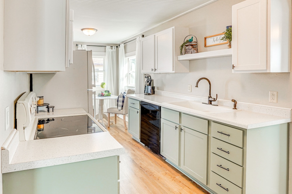 Pet-friendly Watertown Home ~ 1 Mi To Downtown! - Watertown, SD