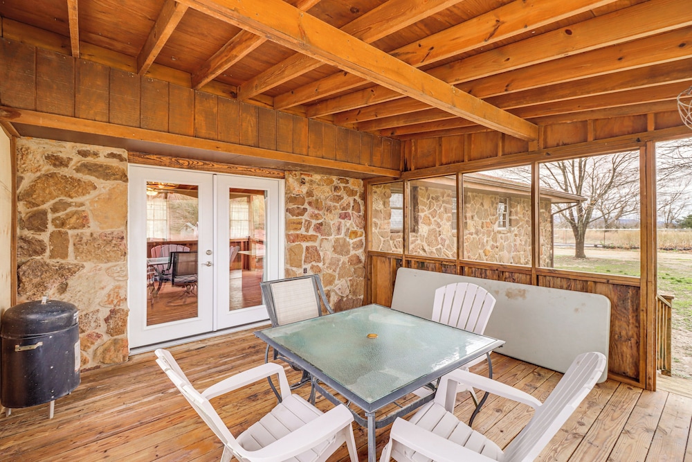 Pet-friendly Onia Vacation Rental W/ Private Deck! - Arkansas