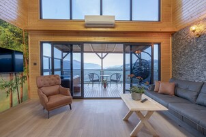 Bungalow Deluxe, 1 cama king-size, banheira de hidromassagem grande, vista para a montanha | 1 quarto, roupa hipoalergénica 