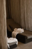 Sauna seca, banheira de hidromassagem, sauna a vapor