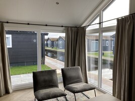 Chalé Familiar | Sala de estar | Televisor de 43 polegadas com canais digitais 