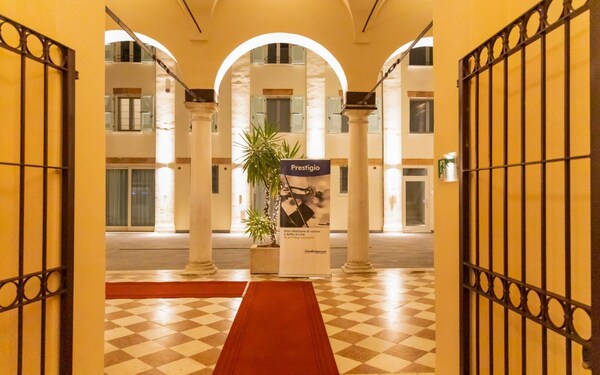 Ca' Uberti Home Boutique , Mantegna Hotels - Mantua
