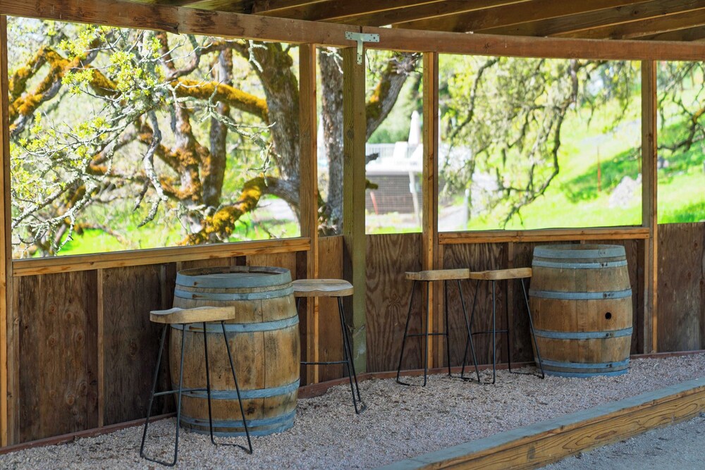 Chianti By Avantstay Stunning Secluded Ranch W/ Pickleball Court & Barn - Cloverdale, CA