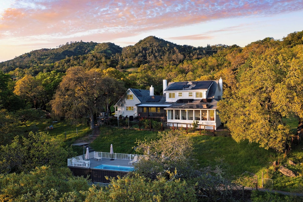 Chianti By Avantstay Stunning Secluded Ranch W/ Pickleball Court & Barn - Cloverdale, CA
