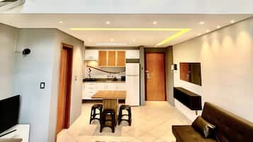 Apartamento | Cozinha privada | Geladeira, micro-ondas, liquidificador