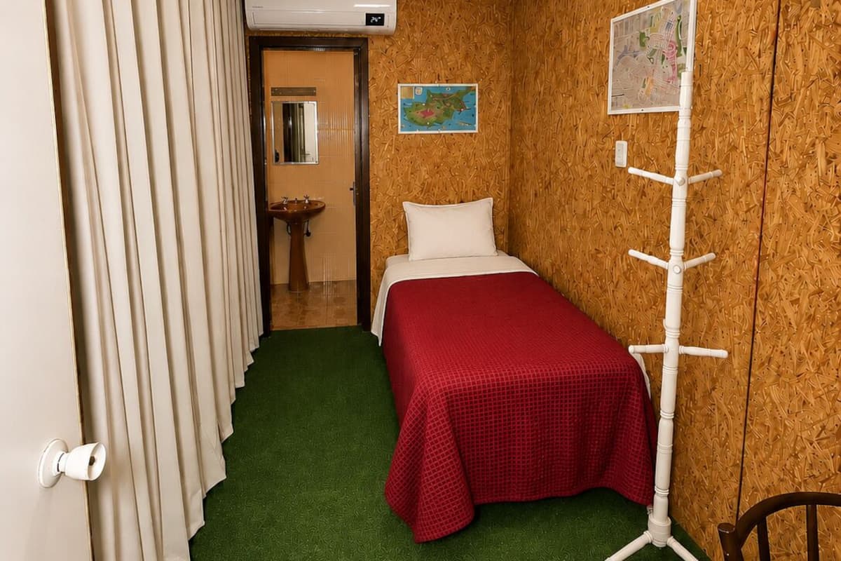 Quarto Individual Básico | Secretária, Wi-fi grátis