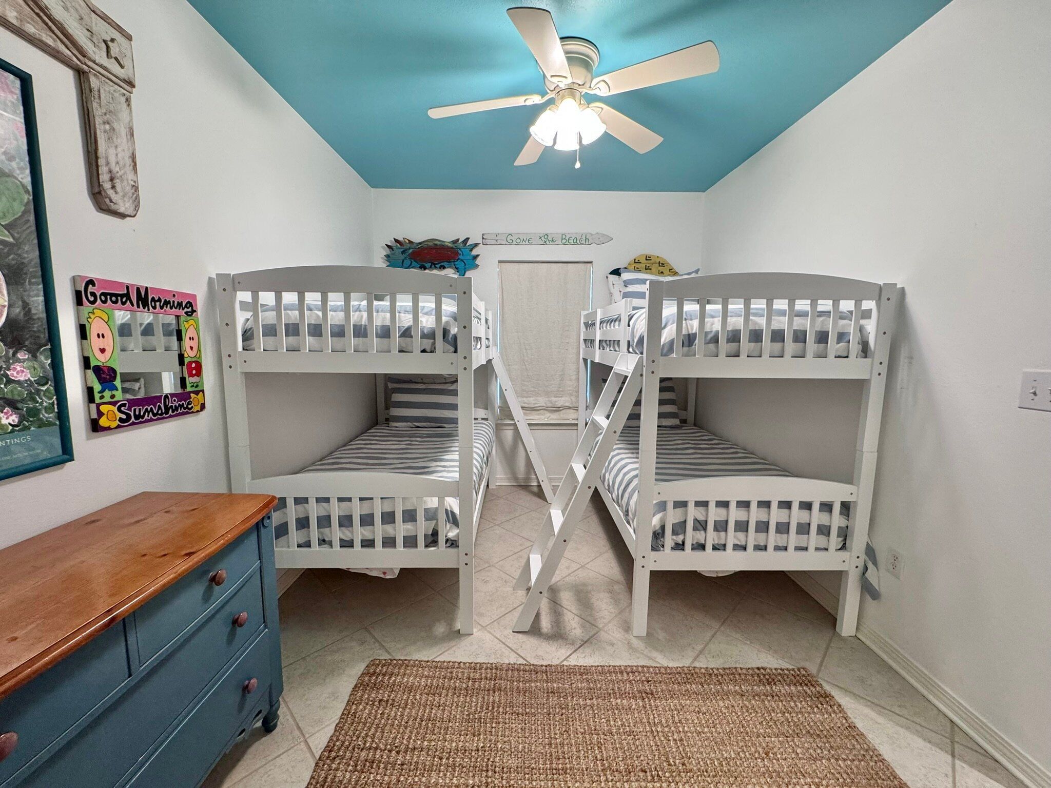 Apartamento em Condomínio Fechado, várias camas, varanda (Marlin Key 2F) | 3 quartos, com decoração personalizada, com mobília individualizada 