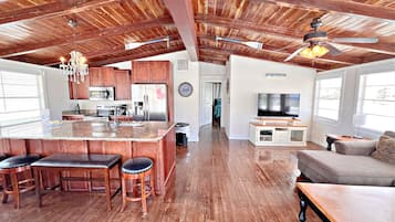 Casa, várias camas, pátio, vista para o oceano (My Serenity) | Interior