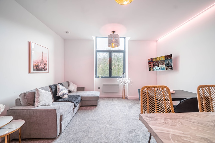 Modern-apartment-ensuite With Bath-street View-private Gated Parking - Huddersfield