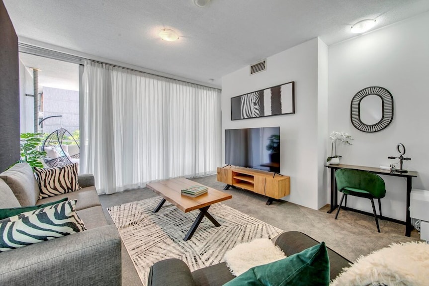 Wild Luxe Beach Front Escape- 1 Min Walk Southbank - Brisbane Botanic Gardens, Mount Coot-Tha