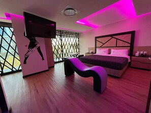 Suite Júnior, Vista para a cidade | 1 quarto, com decoração personalizada, com mobília individualizada 