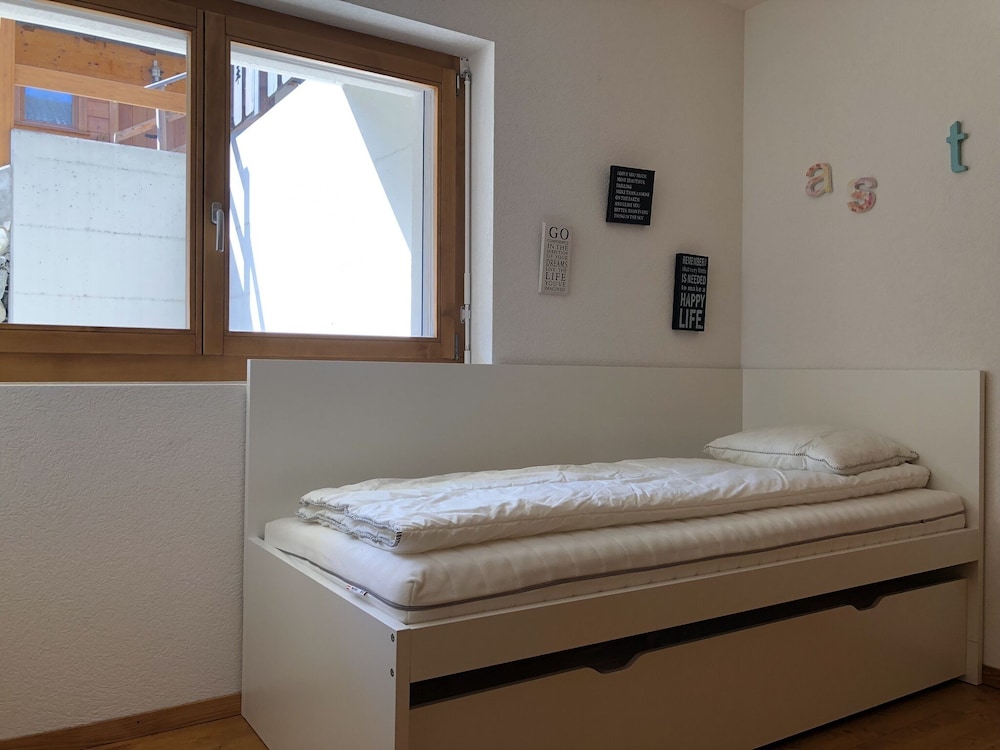 Very Comfortable Chalet On 3 Levels For 7 To 10 People, Living Room With Fireplace, Kitchen Area Wit - Grimentz
