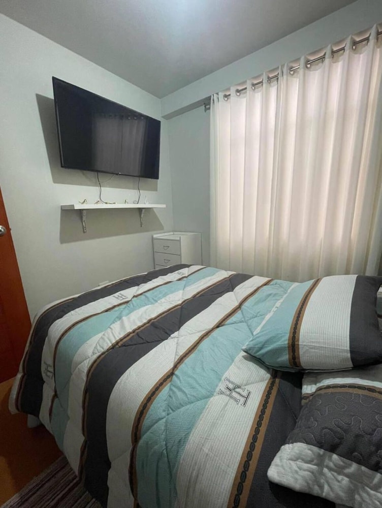 Departamento De Tres Habitaciones Con Cochera - Tacna