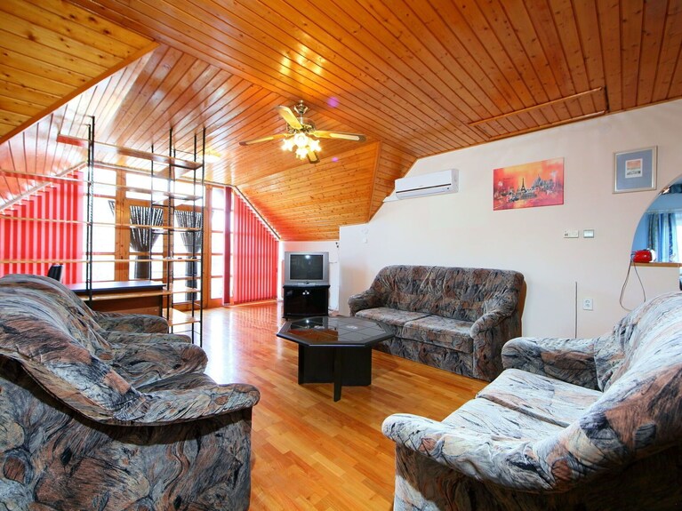 Beautiful Apartment For 6 Guests With A/c, Wifi, Tv And Balcony - Balatonszemes