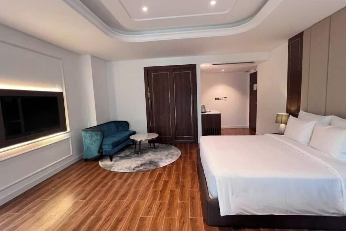 Roupa de alta qualidade, minibar com produtos grátis