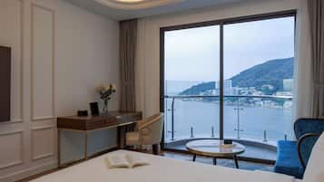 Quarto casal premier, vista para o mar | 1 quarto, roupas de cama premium